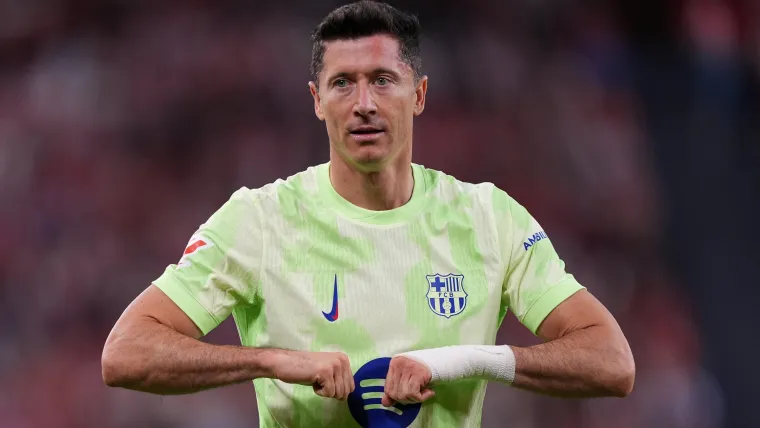 Barca's Robert Lewandowski admits choosing Manchester United before