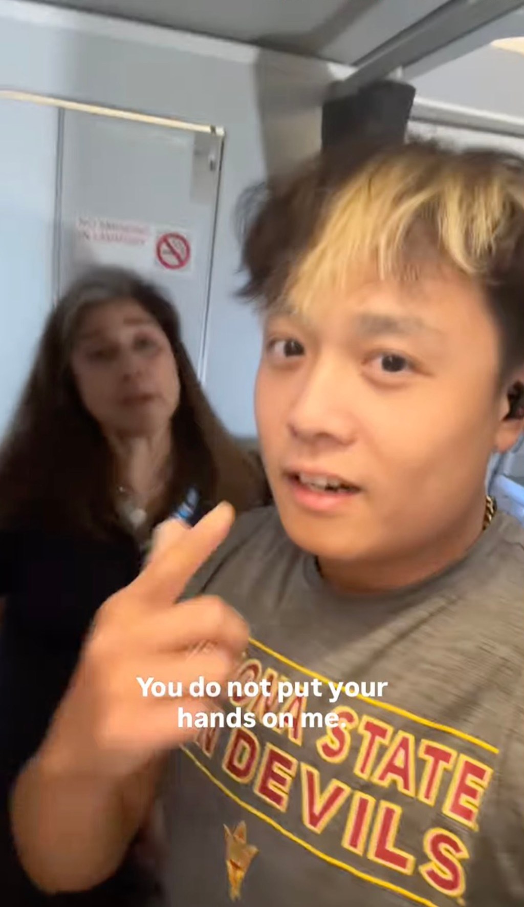 American Airlines’ vaping passenger doubles down following viral ...