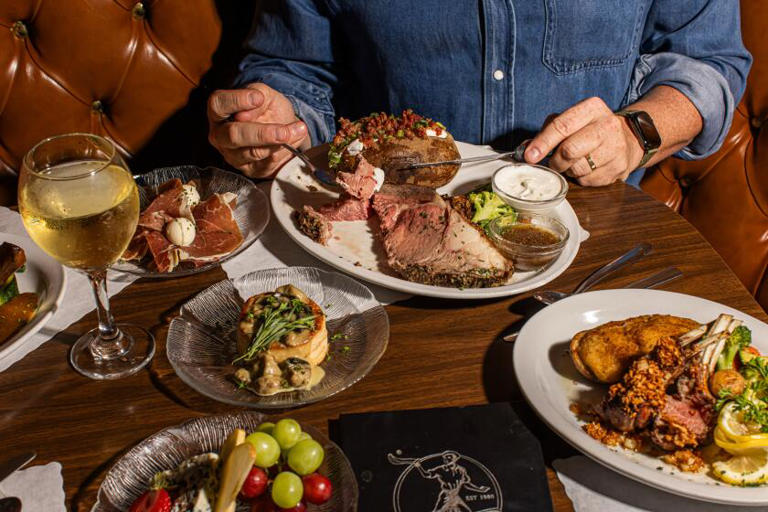 'It's just like home.' One of the last Basque-owned restaurants in ...