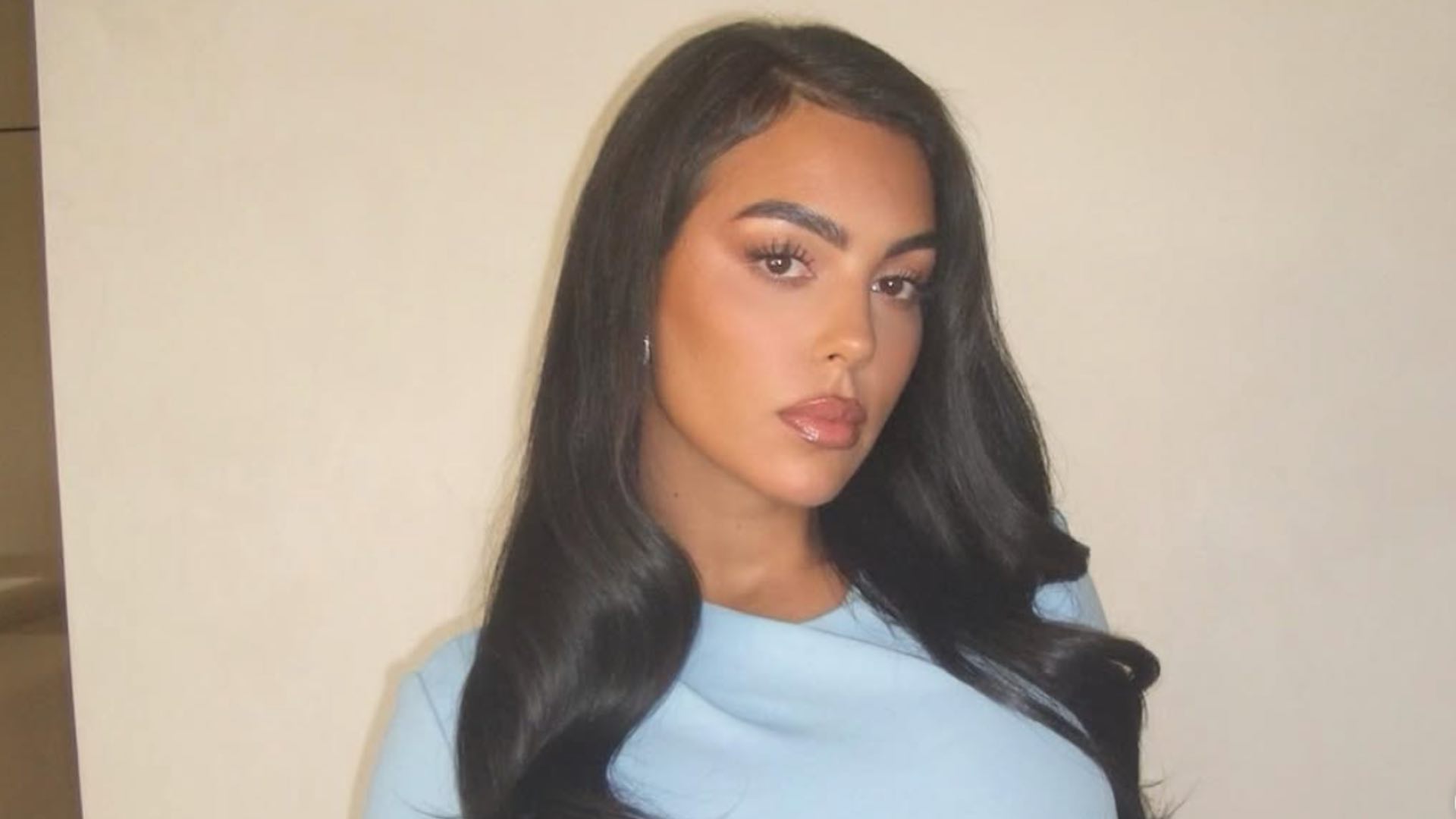 Georgina Rodriguez makes her engagement to Cristiano Ronaldo official ...