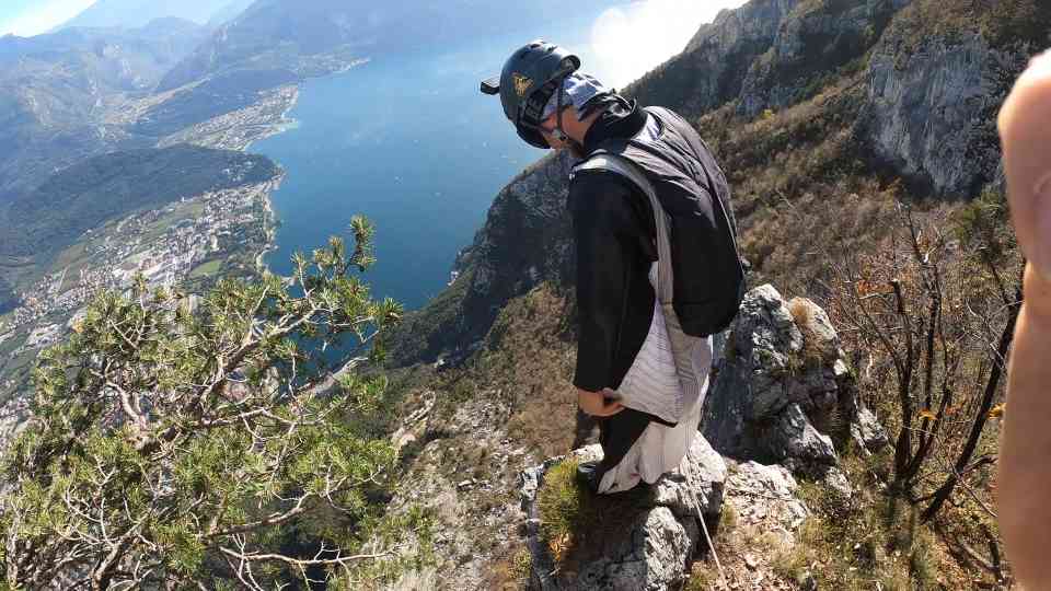 Man flies inches from death over Italian mountains