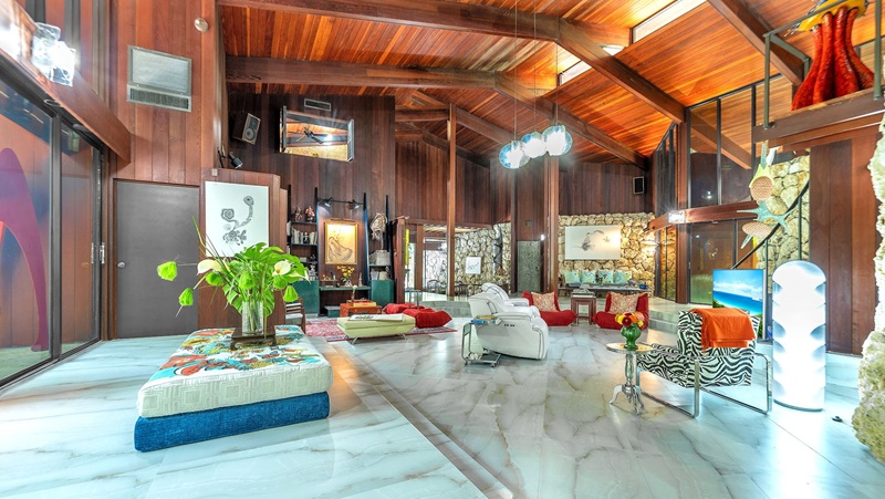 Frank Lloyd Wright meets tropical Miami in this 1970s home