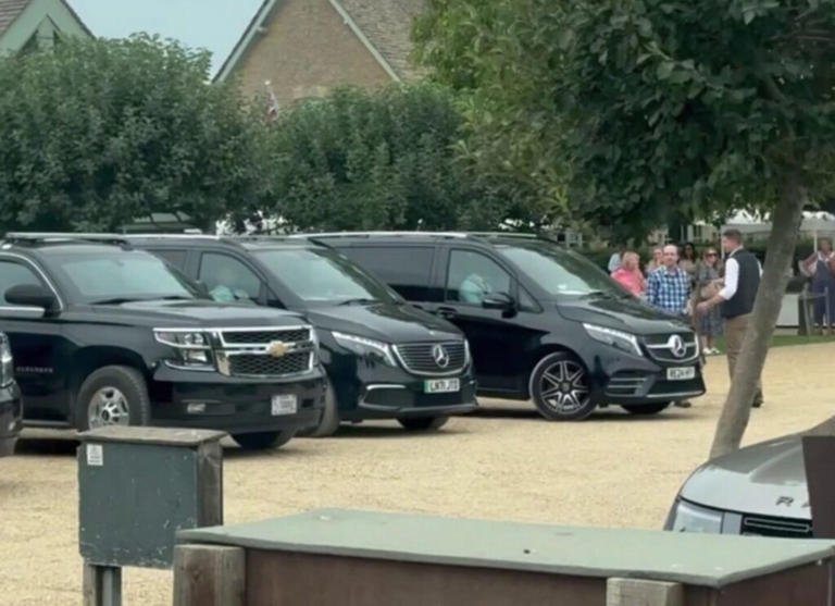 JD Vance and large entourage visit posh organic farm shop