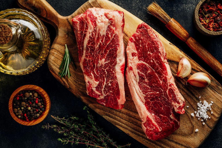 ¿De qué color debe estar la carne de res?