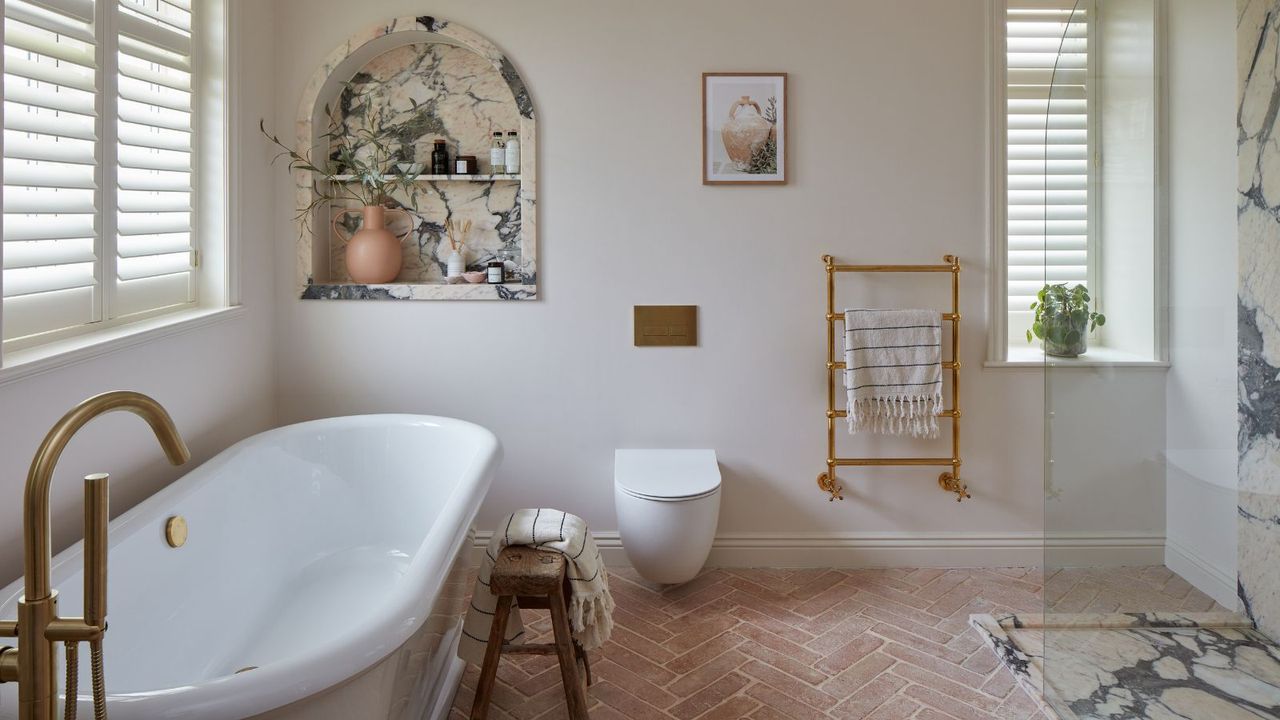 I tried using only open storage in my small bathroom – here’s what ...