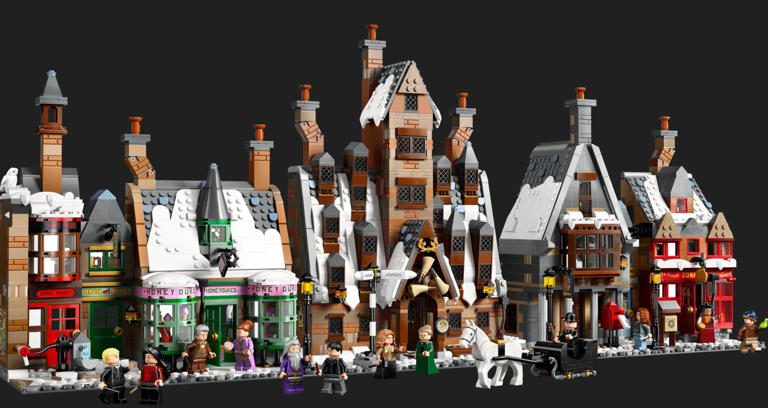 The new Lego Harry Potter set is a snowy Hogsmeade