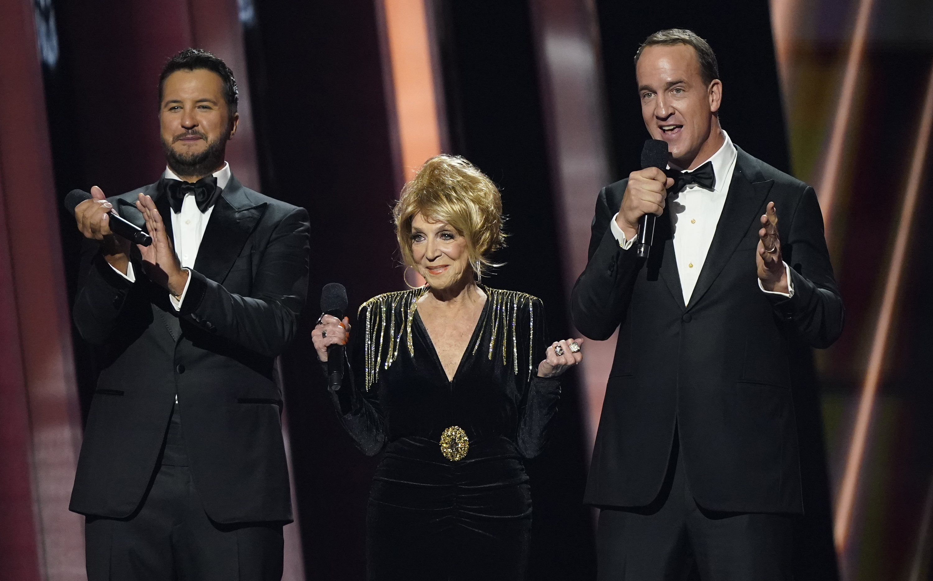 Jeannie Seely, country singer known for ‘Don’t Touch Me,’ dies at 85