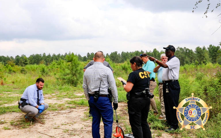 Police investigate after 2 bodies found in South Carolina clearing