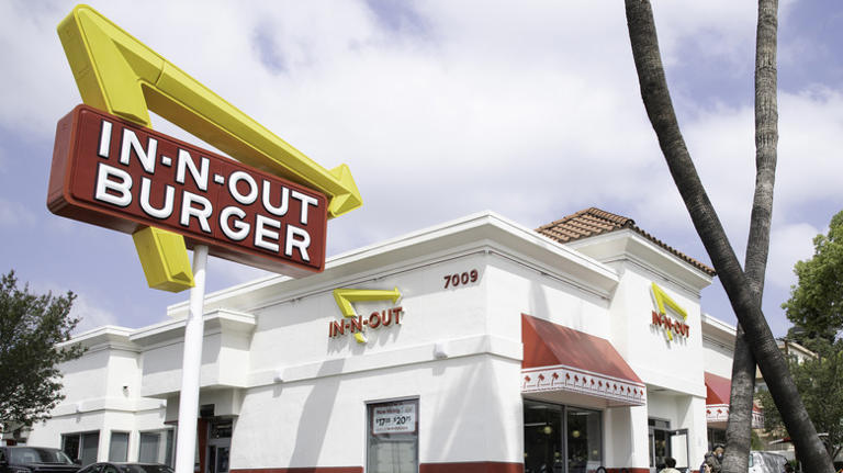 10 Facts About In-N-Out's Burger Only A Fanatic Would Know