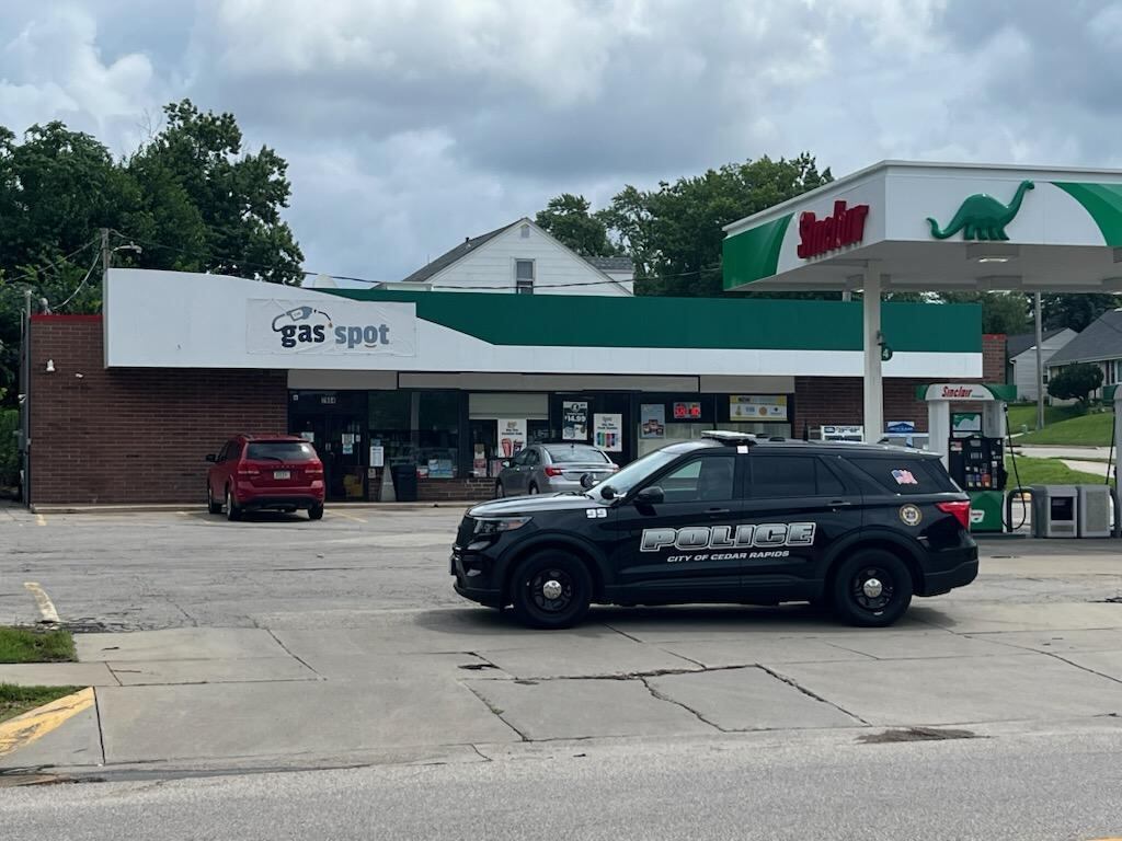 Cedar Rapids Police search for armed robbery suspect