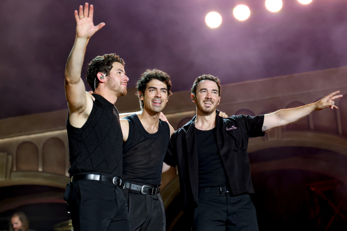 Jonas Brothers Turn Heads Revealing Their Ideal Last Meal – And Fans ...