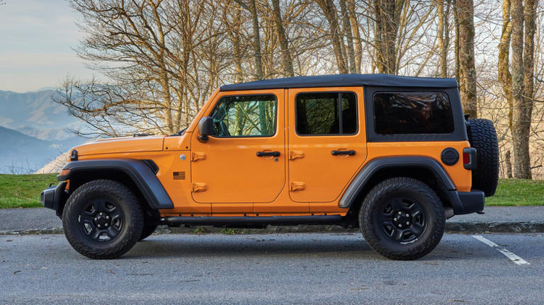 5 Reasons Why You're Seeing More Jeeps Without A Tire On The Back
