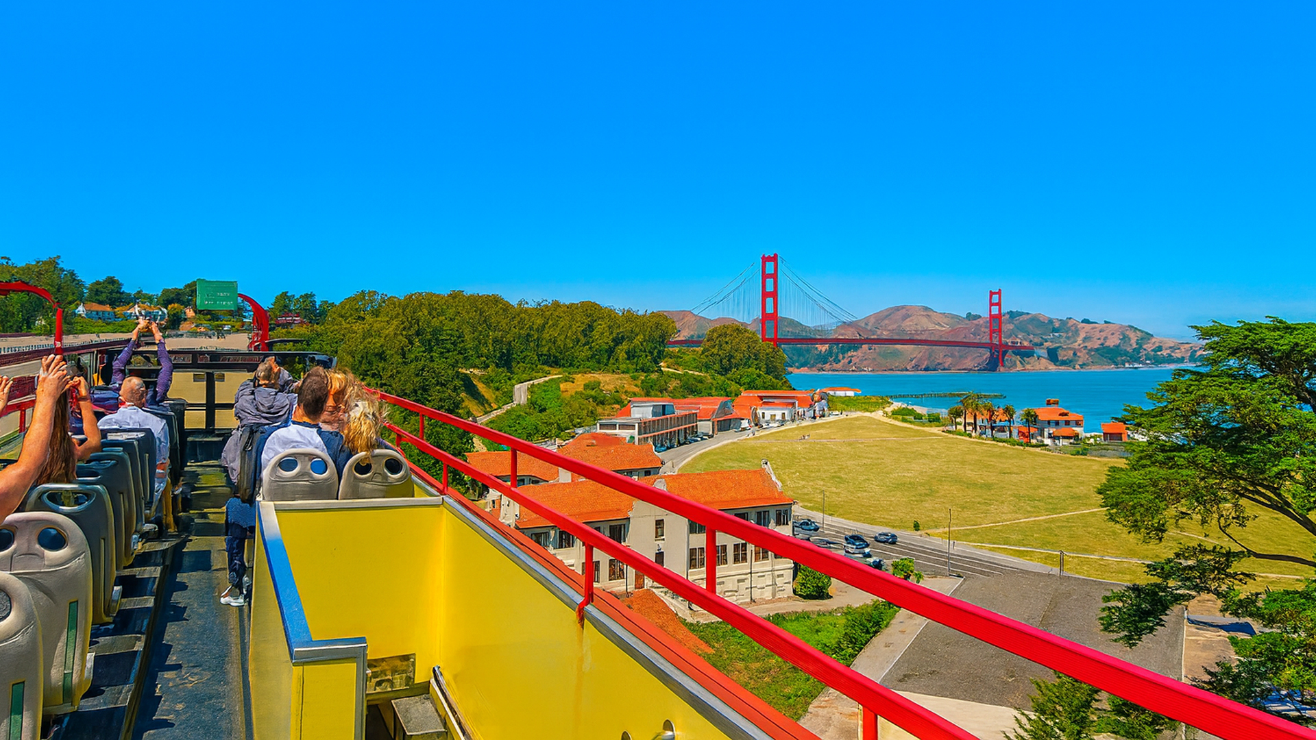 Golden Gate Bridge Views – San Francisco Hop-On Hop-Off Sightseeing Bus ...