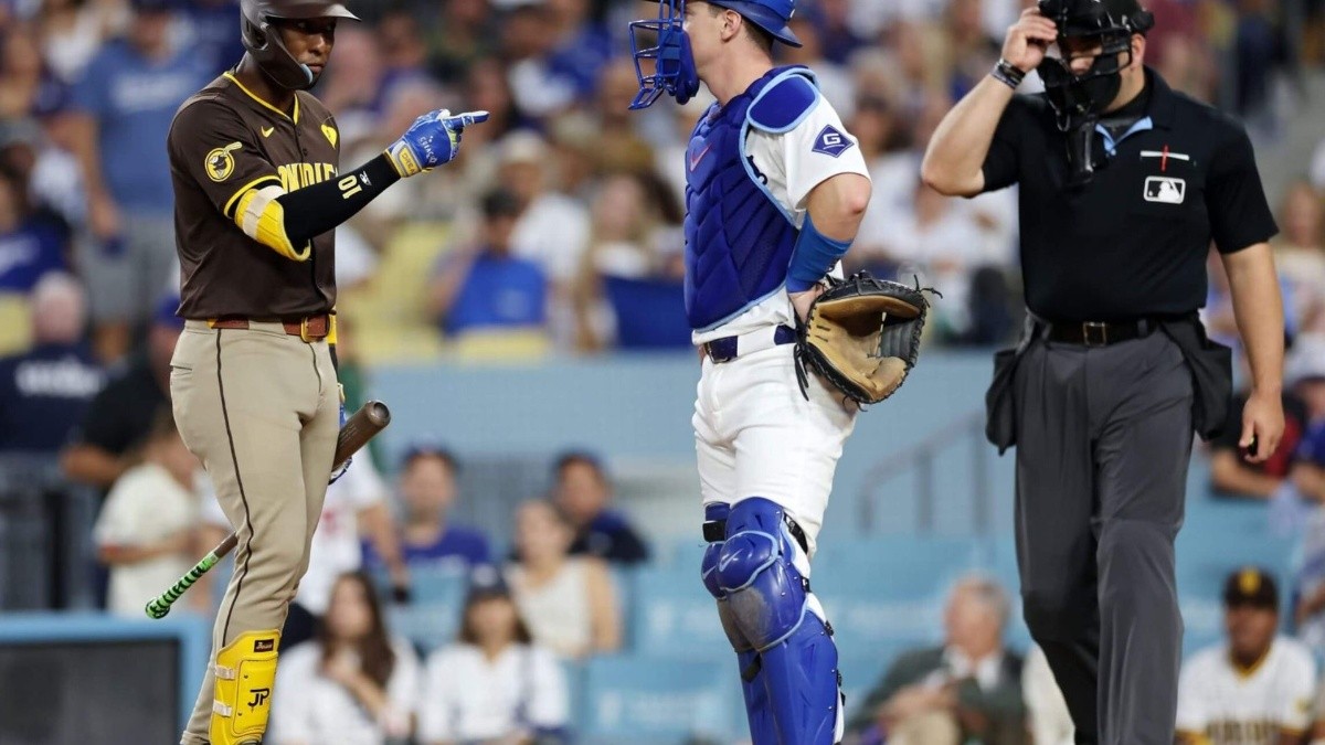 MLB: Padres Pitchers' Beanball Warning to Dodgers Goes Viral