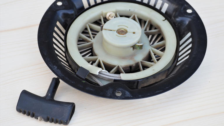 How To Easily Replace Your Lawn Mower's Pull Cord