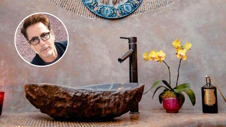 Robert Downey Jr.’s Bathroom: the unusual combination of blue, red, and ...