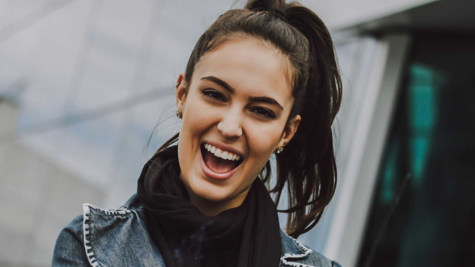 10 Mental Benefits Of Being In A Relationship & 10 Of Staying Single