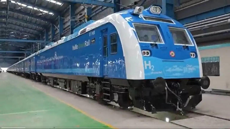 Hydrogen Train: देश की पहली हाइड्रोजन-फ्यूल-सेल ट्रेन जल्द यात्रियों को ...