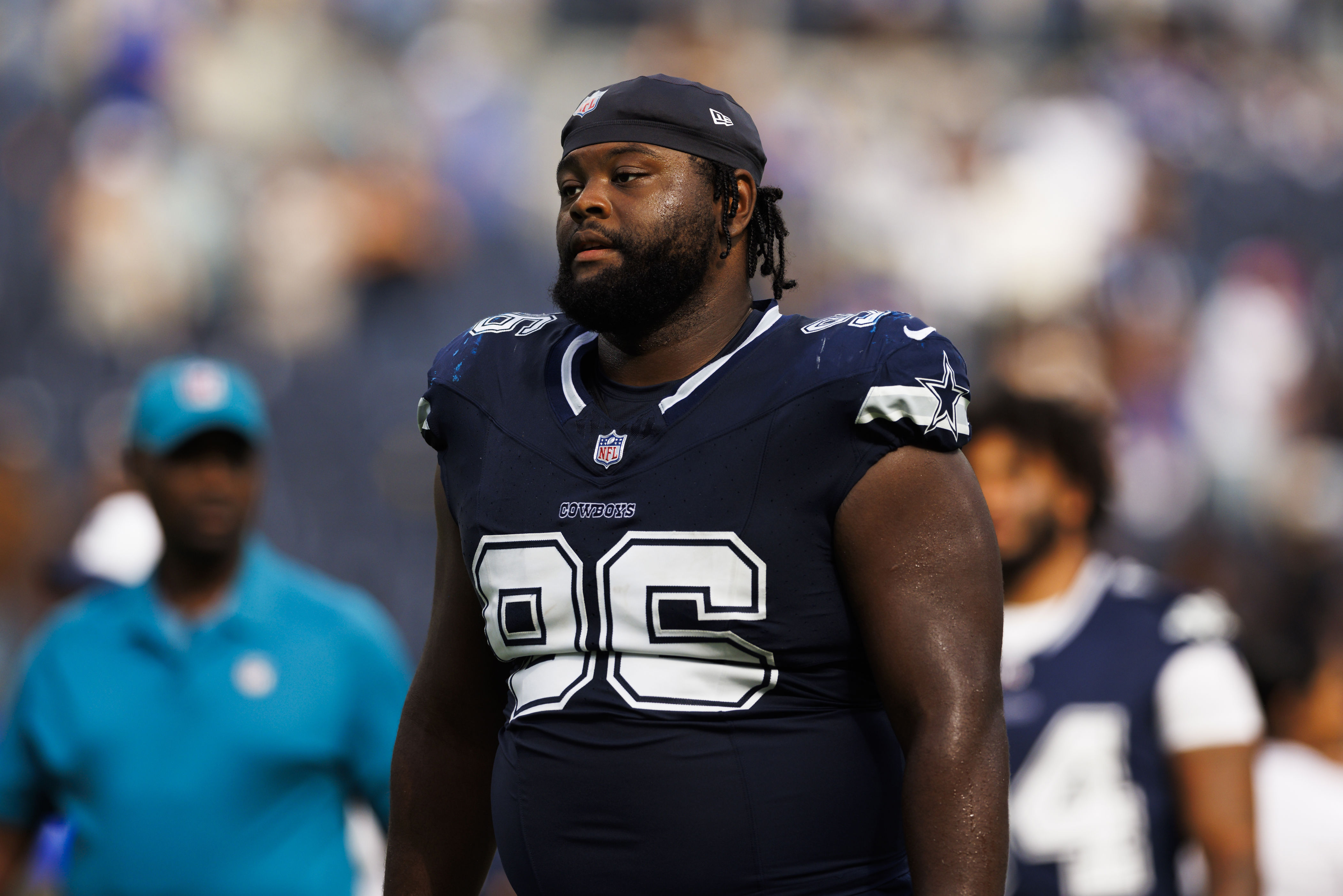 Eagles add DT depth, cut long snapper