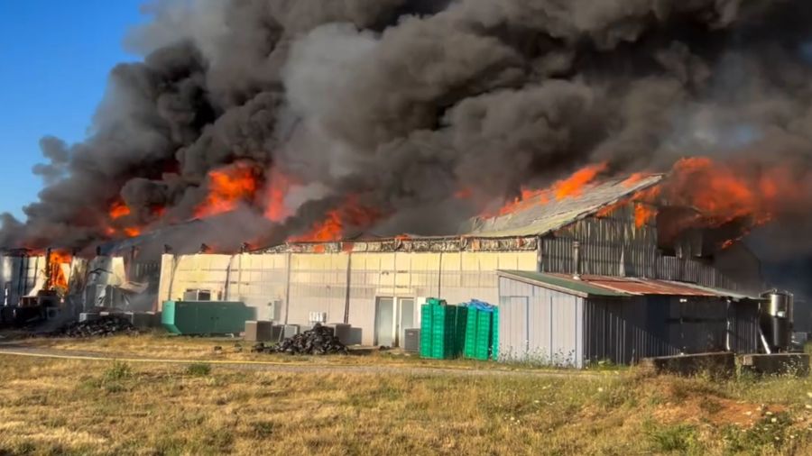 Beavercreek barn collapses after massive fire, explosion reports