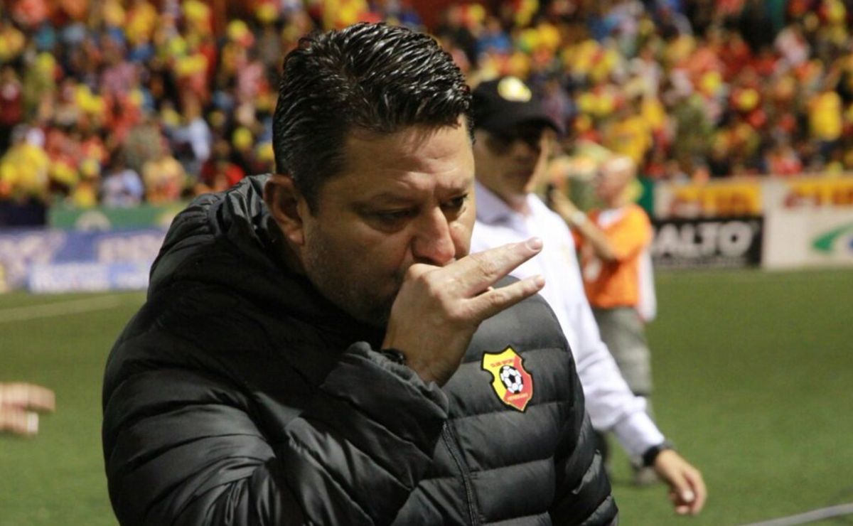 Jafet Soto le pegó al Machillo Ramírez, se metió con Mariano Torres y ...