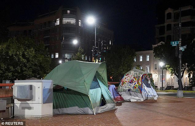White House gives ultimatum for homeless camps with imminent plan to ...