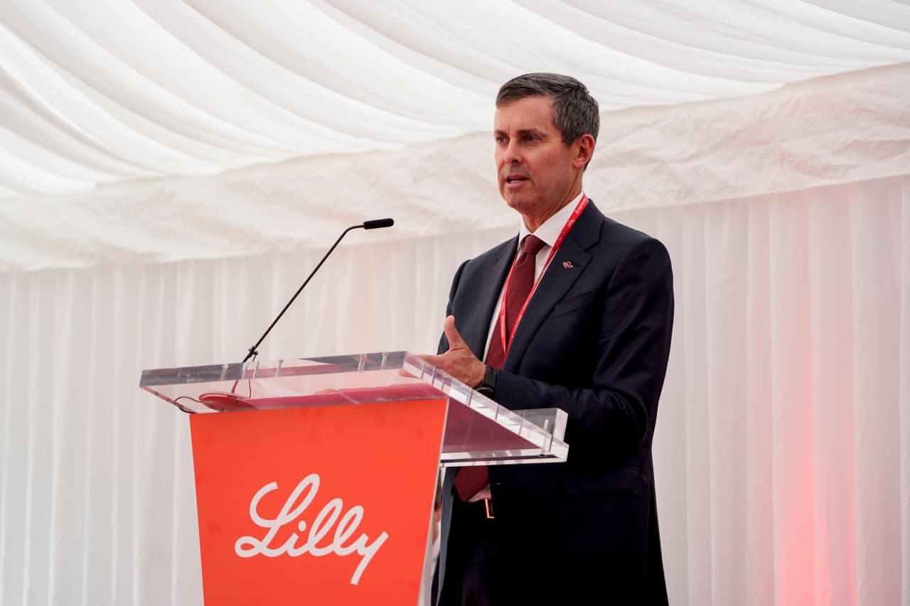 Lilly CEO Buys $1 Million of Stock After Share-Price Drop on Obesity ...