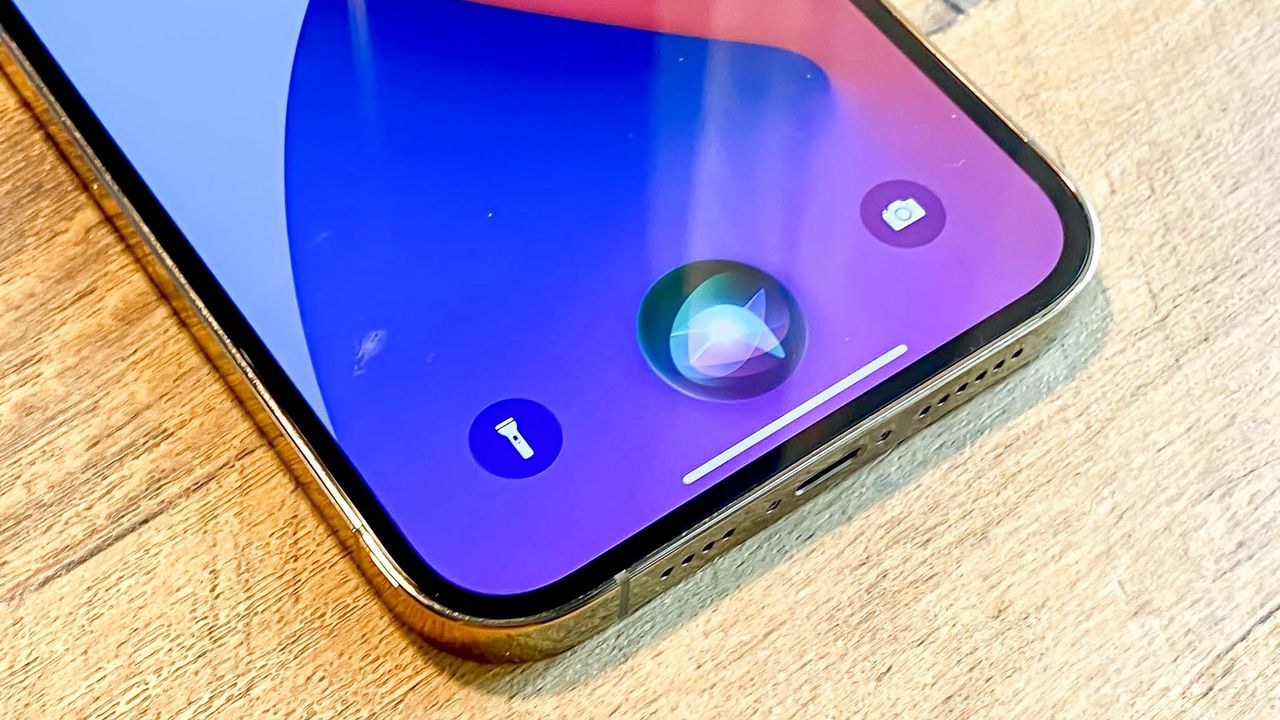 Siri's problematic development continues as Apple reportedly pushes ...