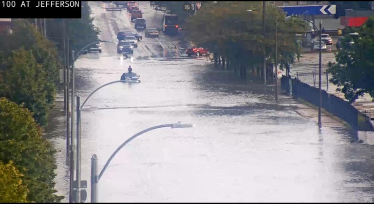 Flash flood warning in St. Louis; flooding now after heavy rain