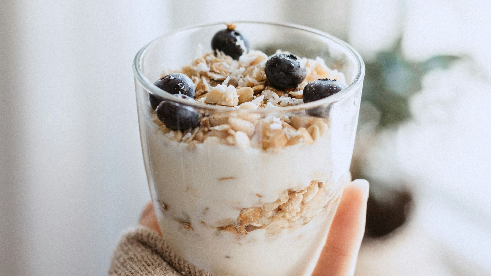 20 Foods Rich in Calcium That Build Strong Bones