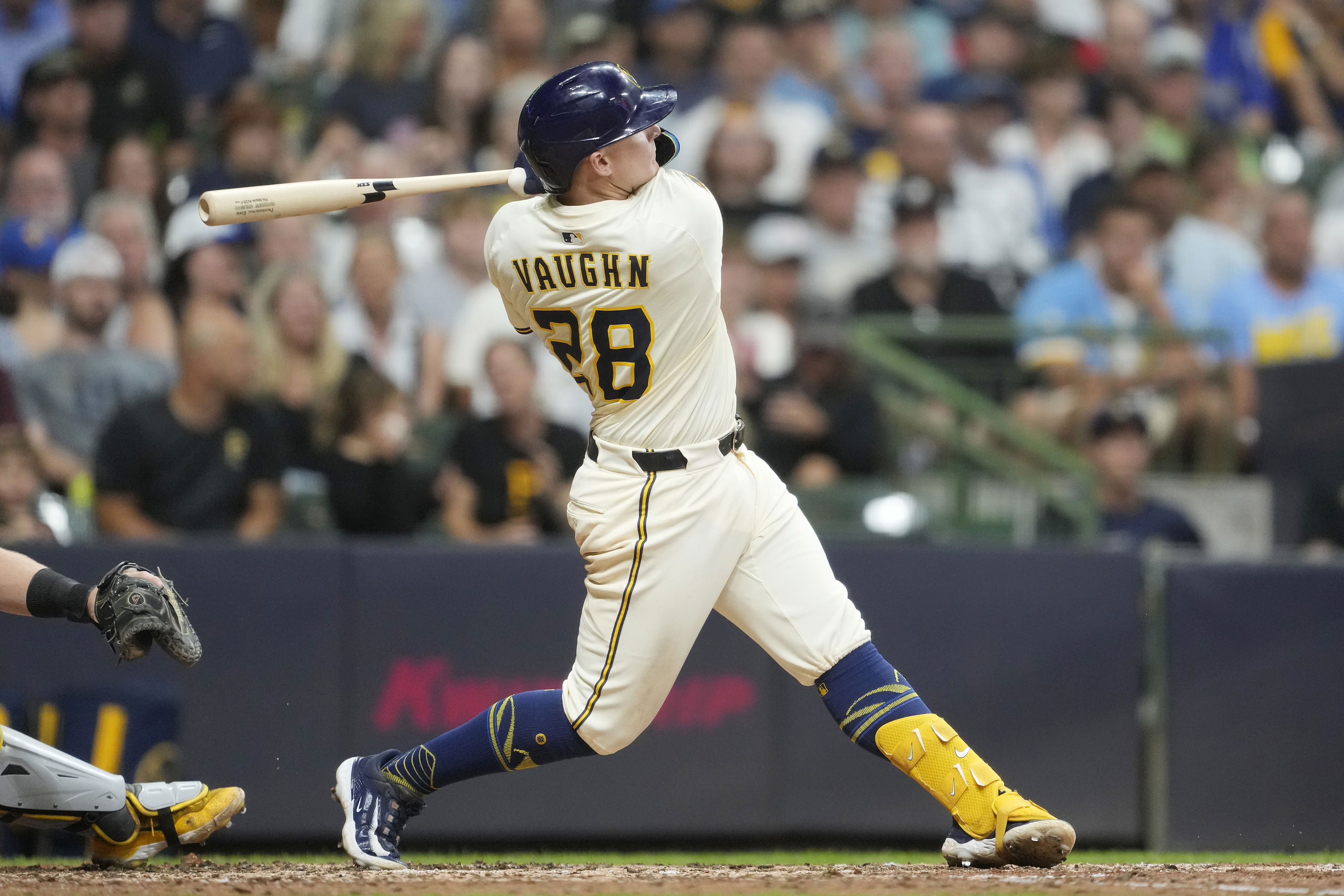 Brewers get to Skenes, win 11th straight