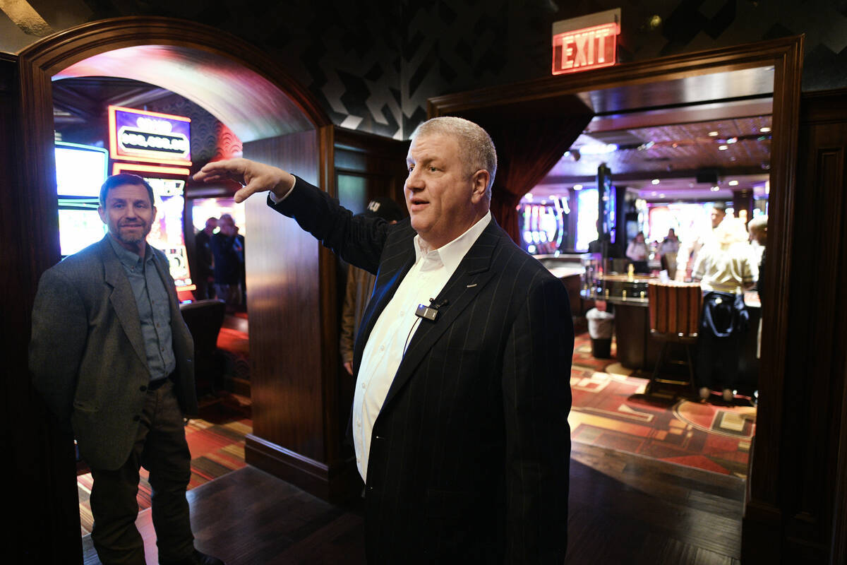 Historic downtown Las Vegas casino taking out all live dealer tables