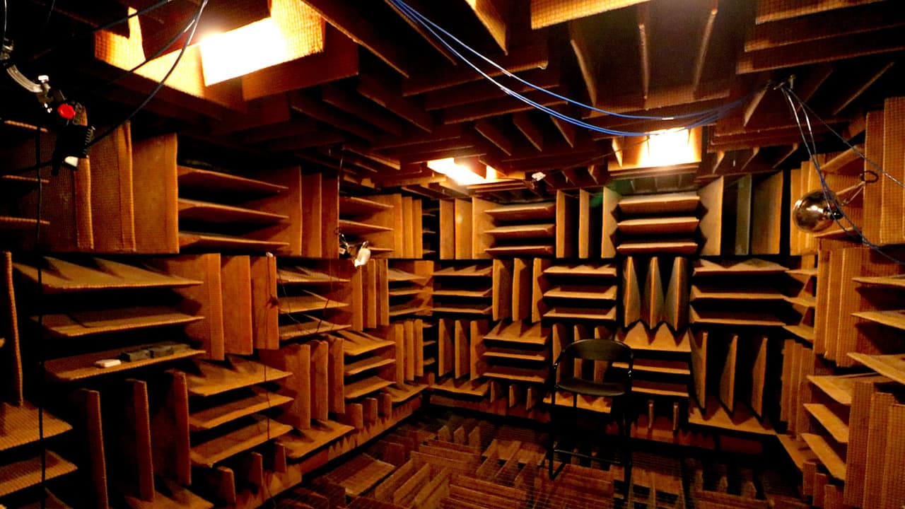 Inside World's Quietest Room At Microsoft's Headquarters Where You Can ...