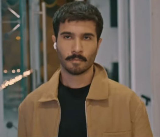 Feroze Khan and Hiba's video during drama shoot goes viral