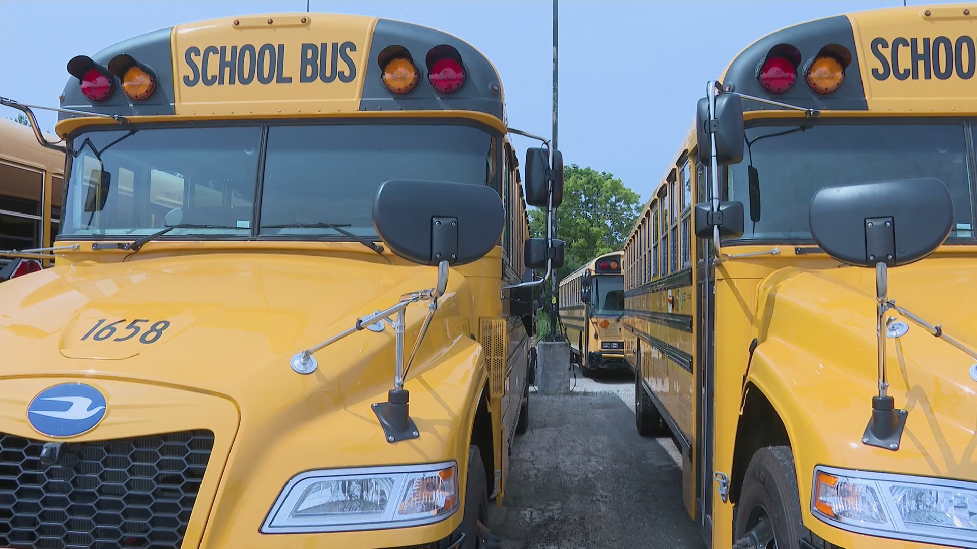 Seymour School District unveils brand new propane buses