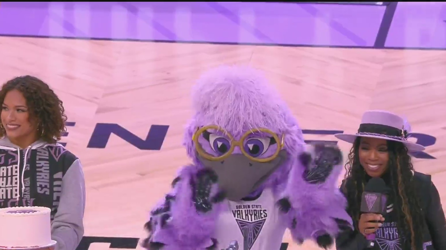 Valkyries introduce their new raven mascot, Violet