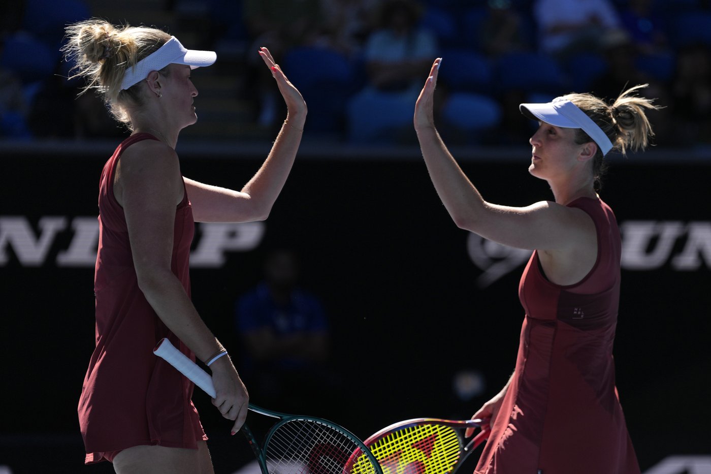 Canada's Dabrowski, New Zealand's Routliffe advance at Cincinnati Open