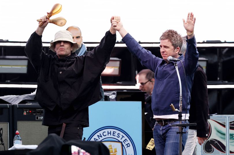 Scottish Oasis fans say goodbye to Rock 'n' Roll stars after epic ...