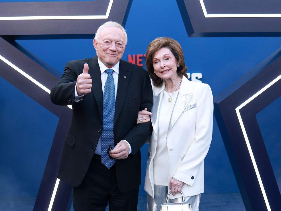 Netflix series about Jerry Jones & the Cowboys gets starry L.A. premiere