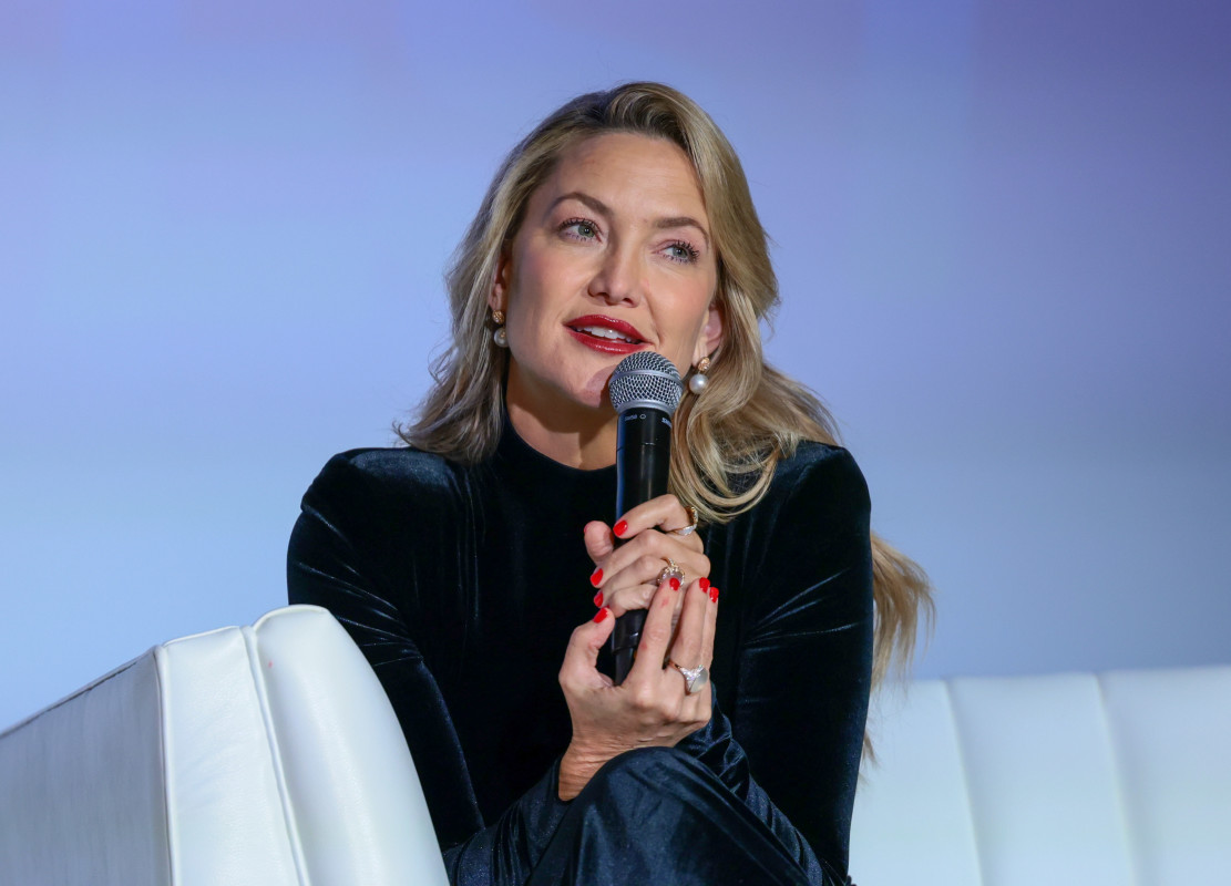 'How To Lose a Guy in 10 Days' Actress Stuns During Music Festival ...