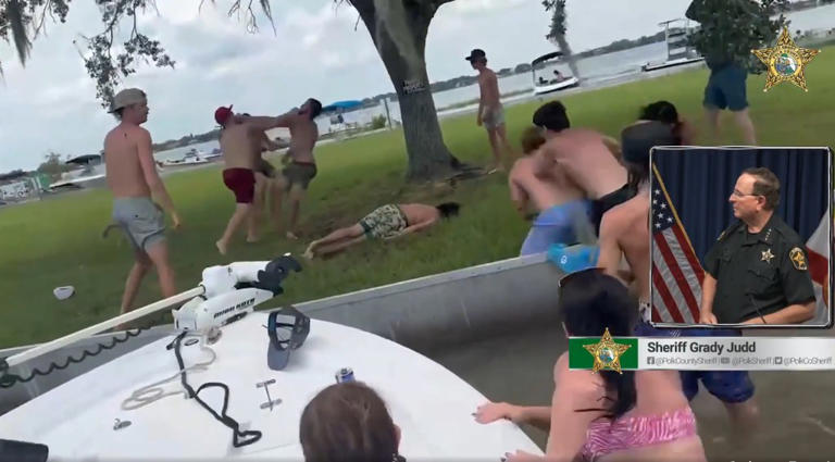 Wild daylight brawl breaks out among swimsuit-clad boaters at Florida ...
