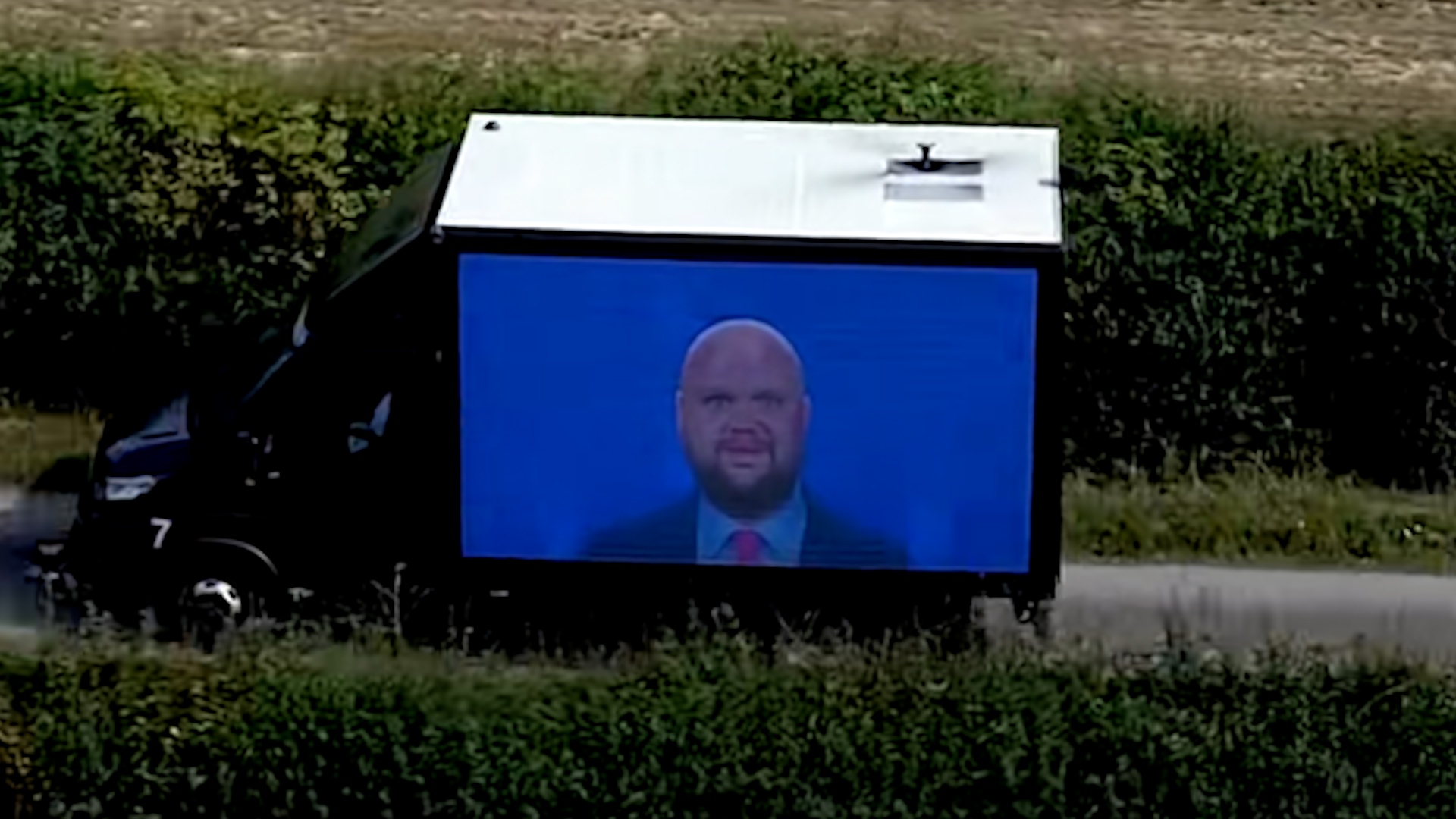 Anti-JD Vance van tours the Cotswolds during the VP's visit