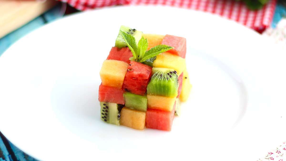 The creative fruit salad that will win your guests over in summer!