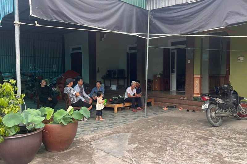 Cả làng vui mừng vì anh nông dân bán gà lôi trắng bị kết án 6 năm tù ...