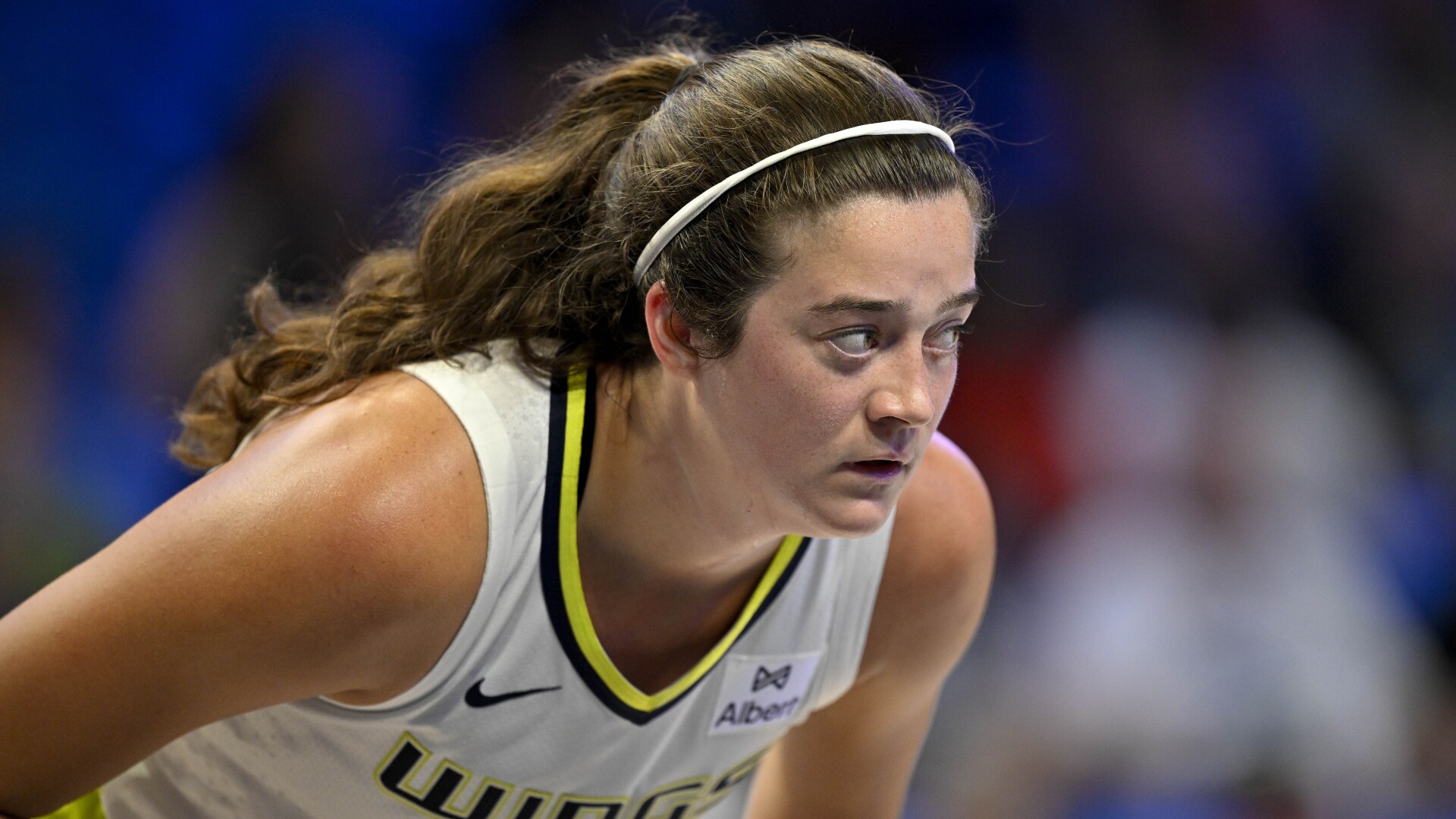 Maddy Siegrist scores 22 and Dallas holds on for an 81-80 win after the ...