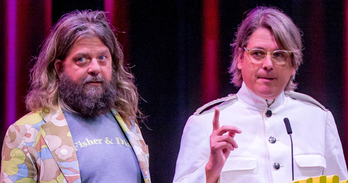 Anders Lund Madsen deler rørende sang til ære for sin bror