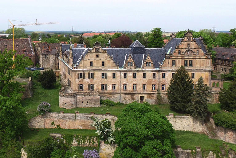 Lost Places: 8 Prunkschlösser von einst, die heute verfallen sind