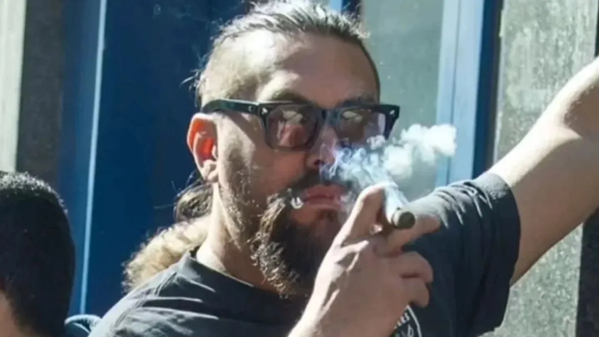 What happened to Jason Momoa in Hawaii that made him quit smoking?