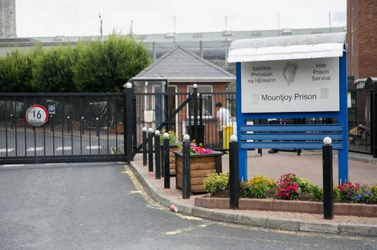Taxpayer pays €200,000 for prison officers to guard 'braindead' killer