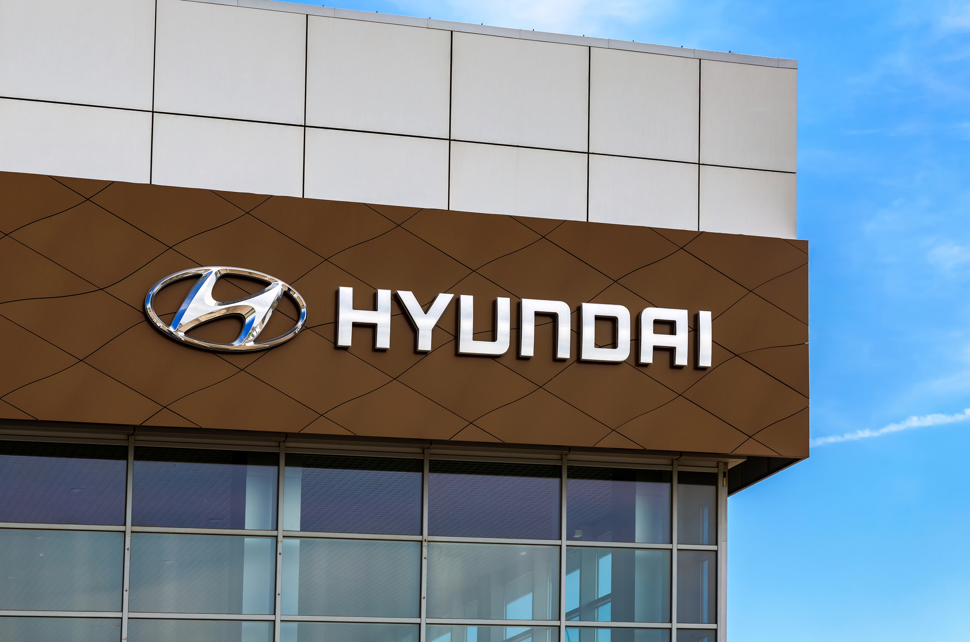 Hyundai’s First China EV Promises 435 Miles of Range for the Price ...